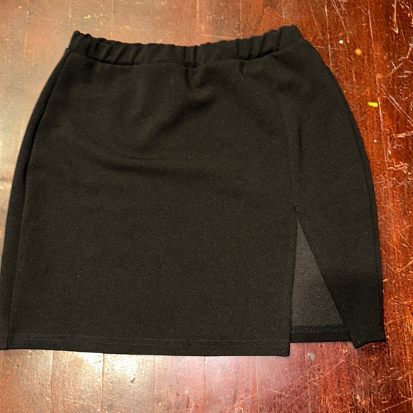 SHEIN | Skirts | Shein Mini Skirt W Slit | Poshmark
